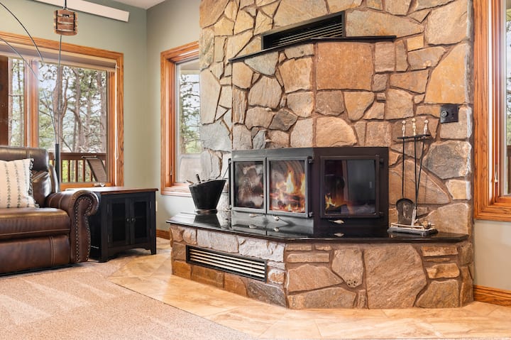 Largest Hill City Cabin-sleeps 20 With Hot Tub - Mount Rushmore National Memorial