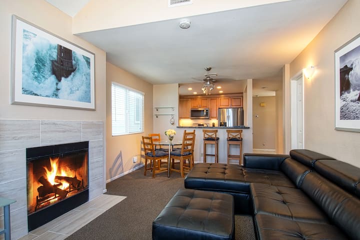 Enjoy Ocean Views And The Newport Pier! - Newport Beach, CA