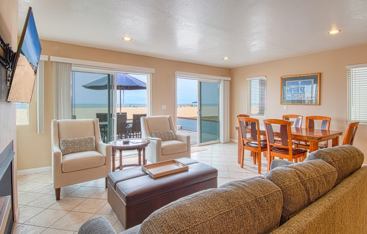 Cute And Comfy Lower Oceanfront Unit! - Newport Beach, CA
