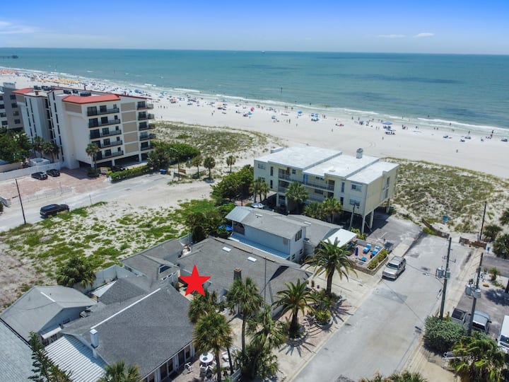 Beachside Retreat 15b Steps To Beach | Beach Gear - Clearwater Beach, FL