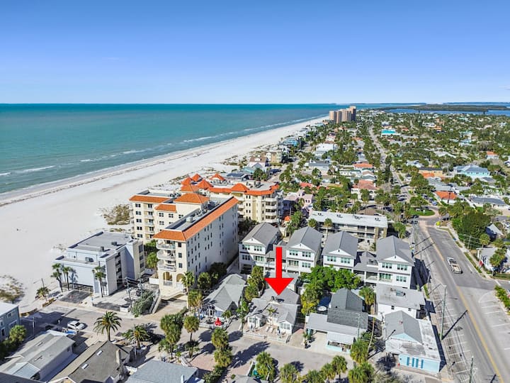 Beachside Cottage 22 Steps To Beach | Beach Gear I - Clearwater Beach, FL