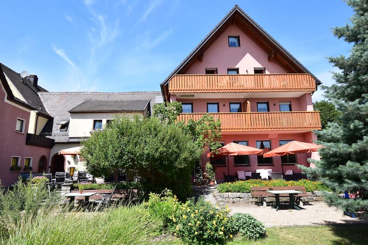 Standard Dreibettzimmer(landhotel Steigerwaldhaus) - Geiselwind