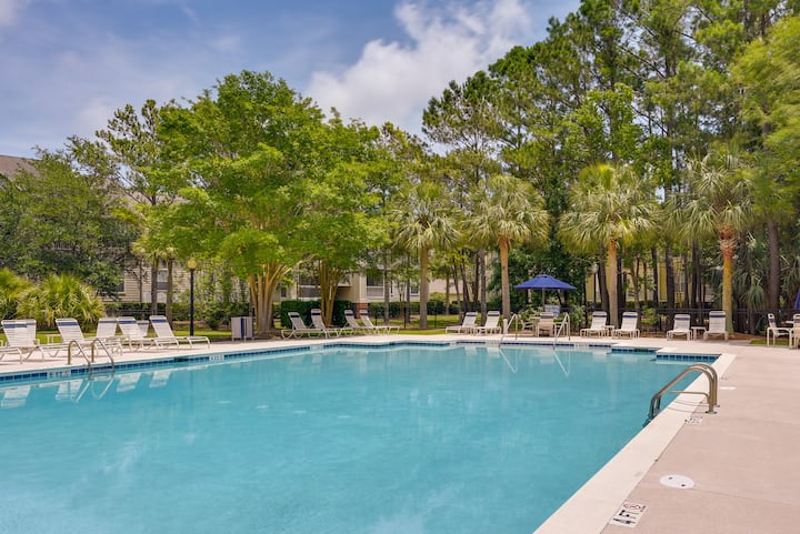 Mount Pleasant Condo W/ Pool & Bikes: Near Beach! - Mount Pleasant, SC