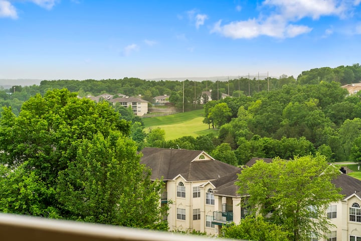 Golf Course View At The Foothills Resort - Branson, MO