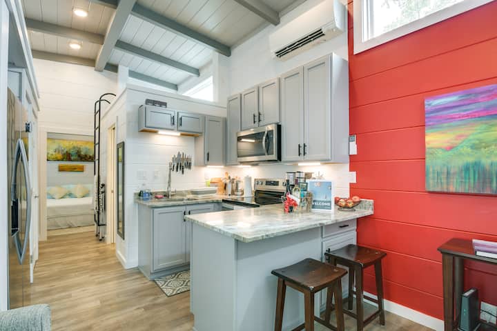 Chic Flat Rock Tiny Home: Pool Access! - Hendersonville, NC