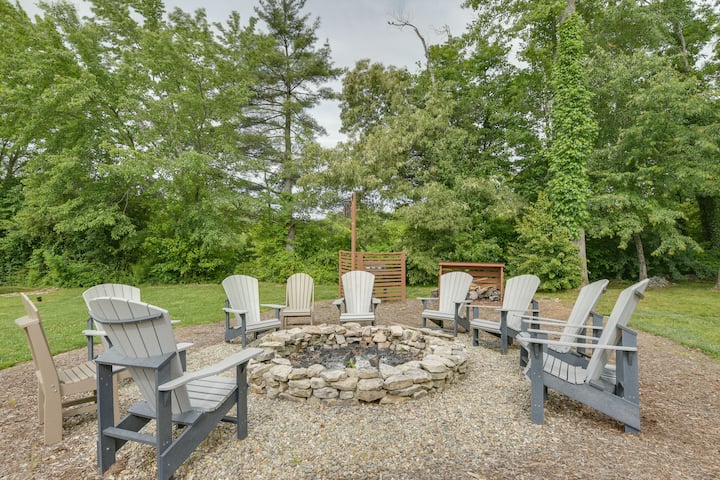 Flat Rock Tiny Home: Bbq-ready Patio & Pool Access - Hendersonville, NC