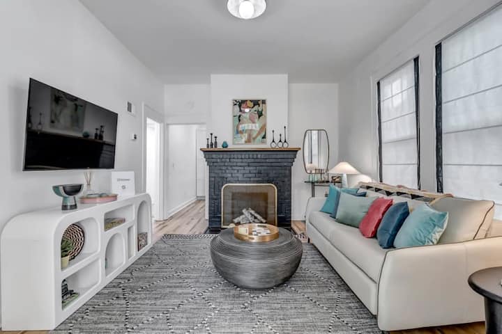 4x Adorable Side By Side Apts - Sleeps 18! - Jacksonville