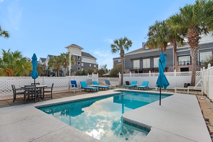 Pets! Private Pool! Walk To Beach-5br Beach House - Destin, FL
