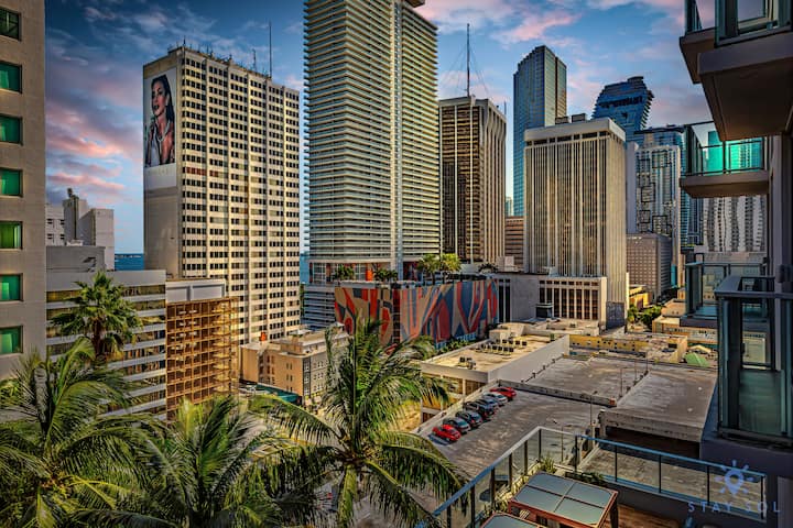 Beautiful Studio, Amazing Pool, Gym, Bar And Spa - Miami, FL