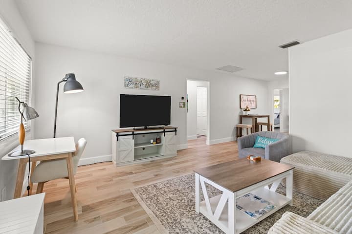 Irb 12th: Chill Yard & Walk To Beach - Indian Rocks Beach, FL