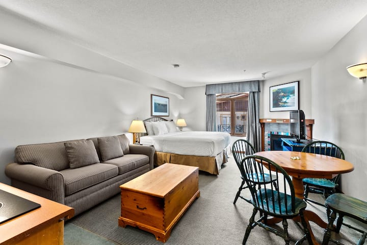Hearthstone Lodge #328 - Sun Peaks Resort, BC