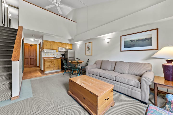 Hearthstone Lodge #333 - Sun Peaks Resort, BC
