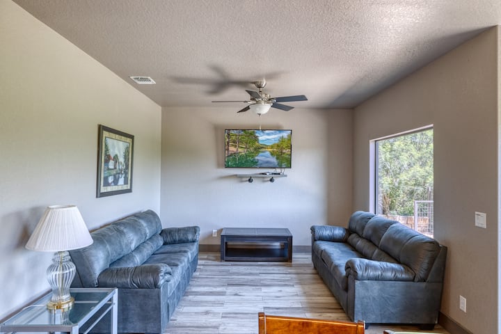 River's Edge Lodge #3 On The Frio - Concan, TX