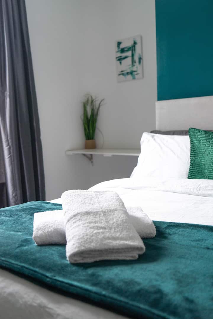 Modern Home With 3 Double Bedrooms - Carlisle - Carlisle