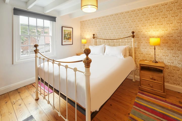 Host & Stay | Hampdon Cottage - Staithes
