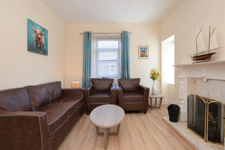 Burnside, Coastal Setting, Stylish Apartment - Tighnabruaich