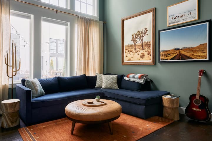 Southeast X Southwest | Walkable | Inspiring Charm - Nashville, TN