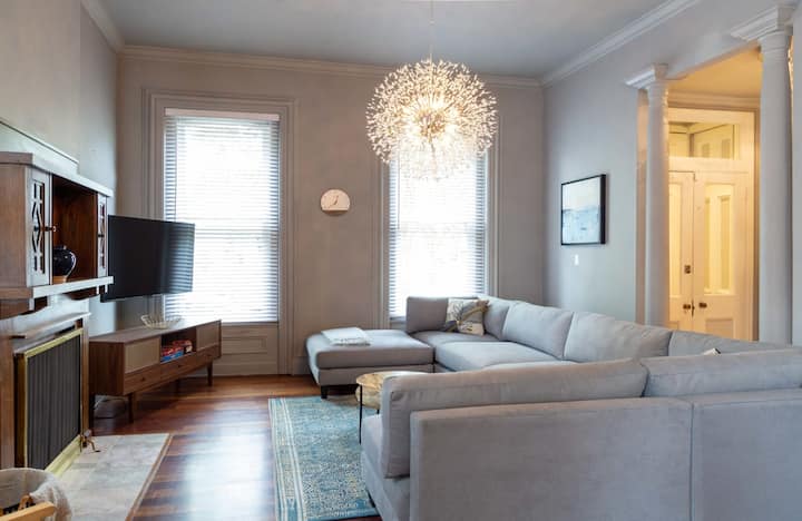 Gorgeous Benton Park Manor / Abodebucks - Saint-Louis, MO