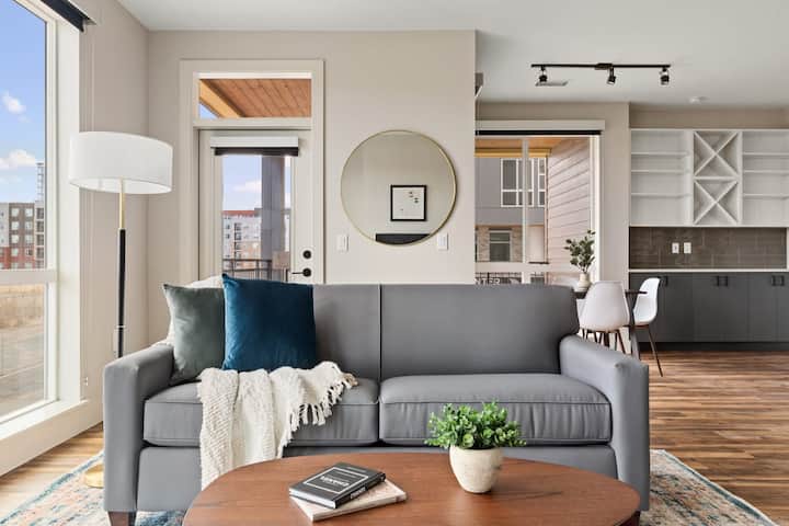 Kasa | Family 2bd, 28+ Nights W/ Pool | Denver - Denver, CO