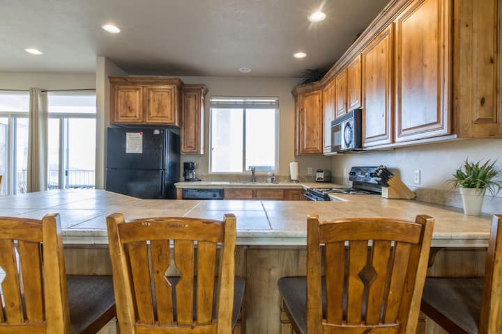 Lp2012, Ps4, Private Balcony, Clubhouse Amenities - Utah