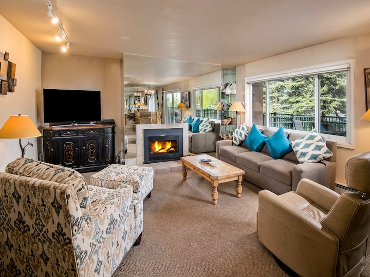 Vantage Point 105 | Spacious 2br, Lionshead - Vail, CO