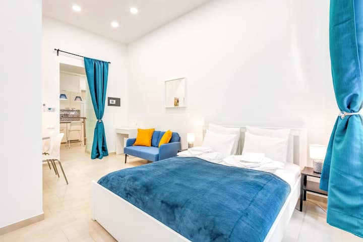 Central - New With Balcony - Charming - Budapest