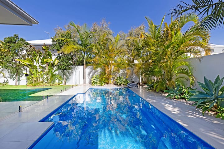 The Art House @ Beachside - Coolum Beach