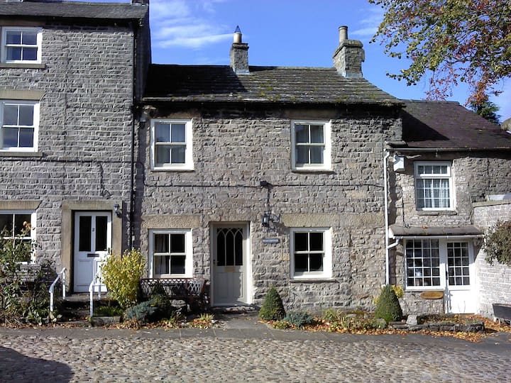 Country Hideaways | Briar Cottage | Middleham - Middleham