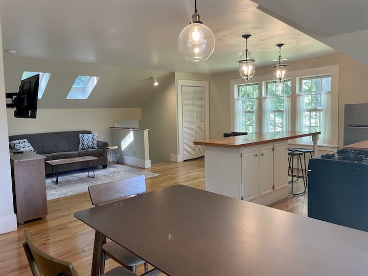 Cooper Park Carriage House - Downtown Cooperstown! - Cooperstown, NY