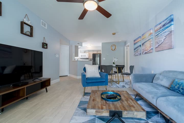 Updated Luxury Condo Close To Beach-island Club - Melbourne Beach, FL