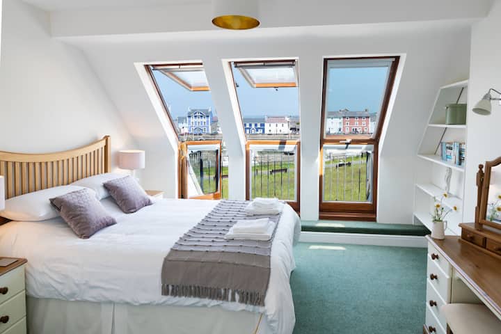 Harbourside Home In The Seaside Town Of Aberaeron - Aberaeron