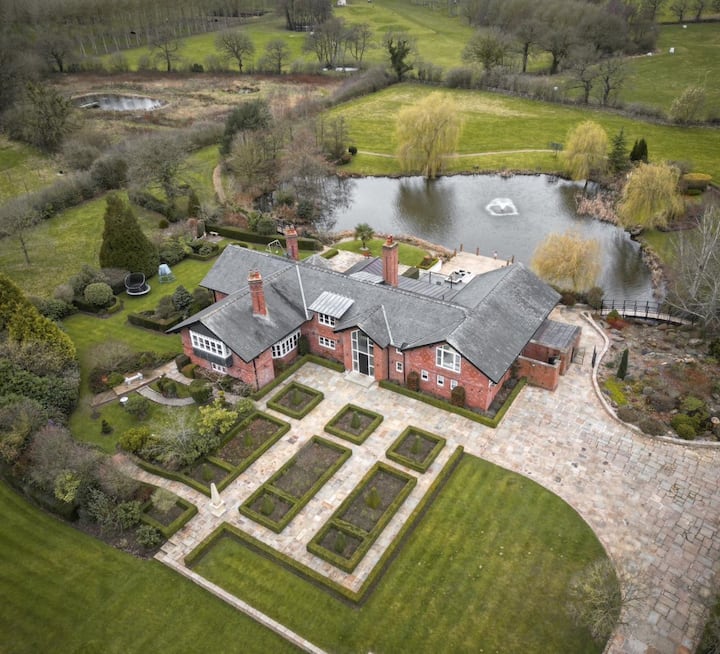 Fernside Stunning Home In Cheshire - Knutsford