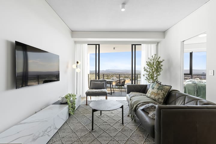 Stylish 18th Floor Retreat | Sierra Grand Resort - 布羅德海灘