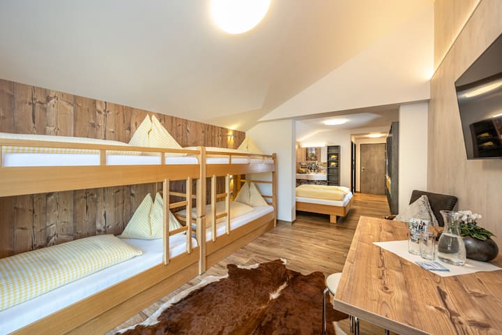 6 Bed Family Room Standard Without Balcony - Wagrain