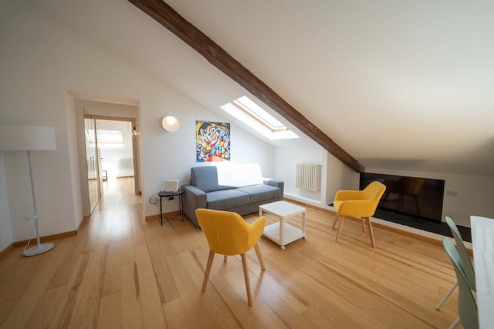 Napolidays Apartments -Mansarda Garibaldi - Napoli - Nápoles