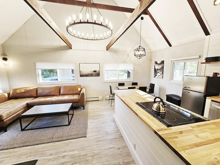 Quaint Escape In Stowe, Great Location - Stowe, VT