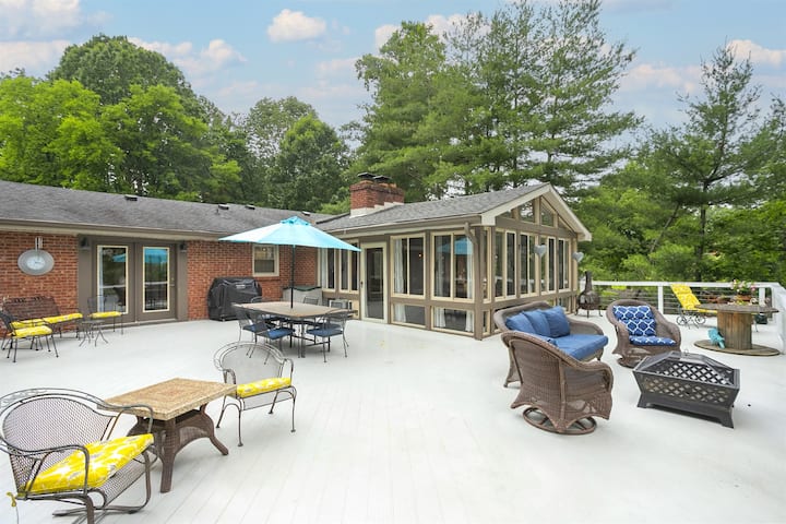 Estate On The Lake With A View - Mt. Juliet