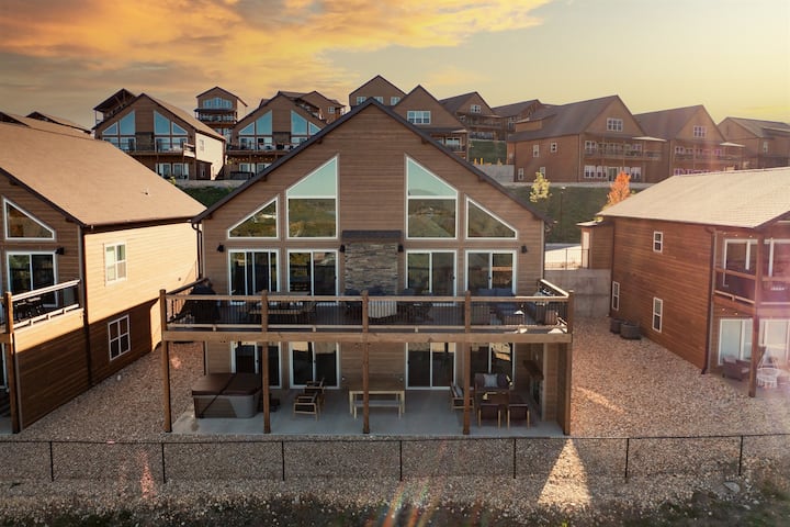 Hot Tub, Lake & Mtn Views, King Beds, Bunk Room - Silver Dollar City, Branson