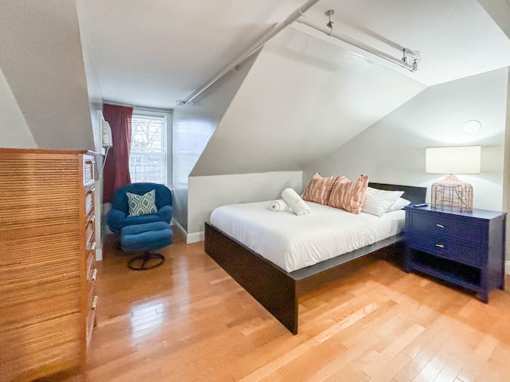 (W-14) Studio / Low Price - Location - South End! - Back Bay - Boston