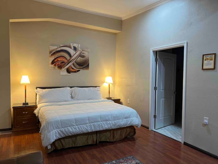 Pinehurst Suite Room 206 - Laurel, MS