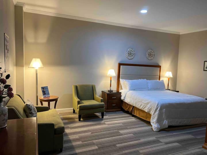 Hotel Pinehurst- Pine Belt Suite 207 - Laurel, MS