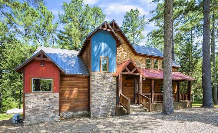 Modern Retreat For 14 W/ Hot Tub, Game Room - Oklahoma