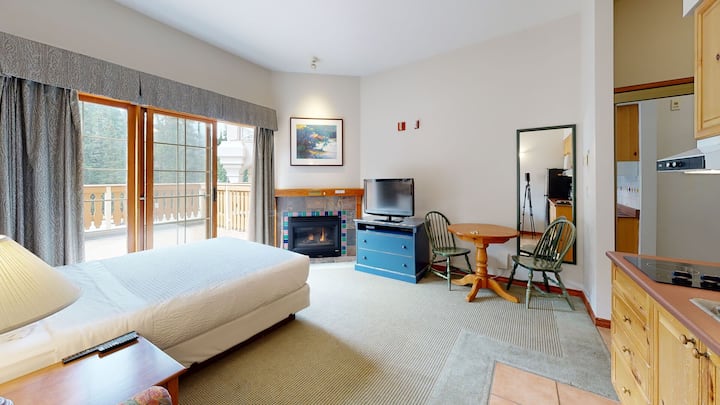 Hearthstone Lodge #205 - Sun Peaks Resort, BC