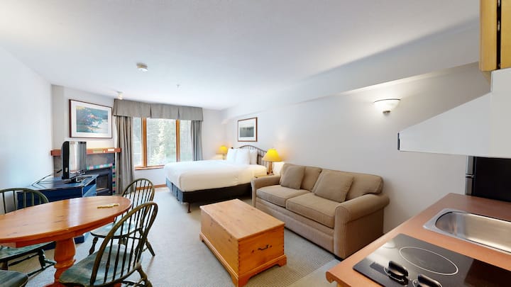 Hearthstone Lodge #307 - Sun Peaks