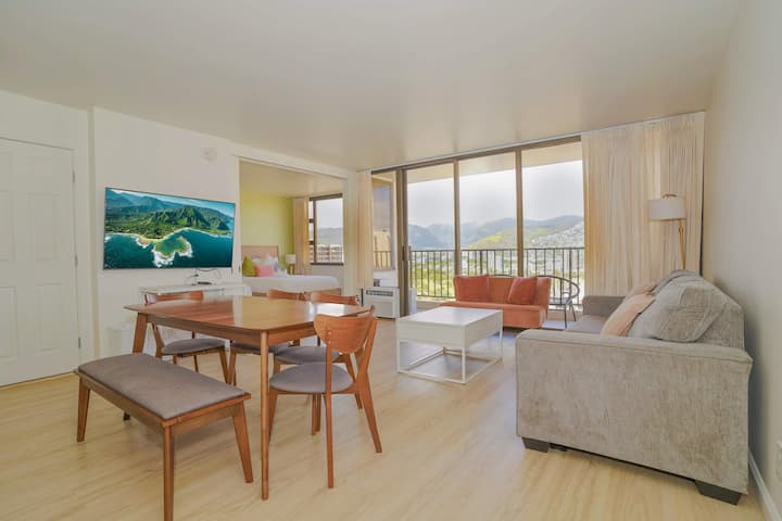 Waikiki Escape: 2 Blocks To Beach /W Parking - Honolulu, HI