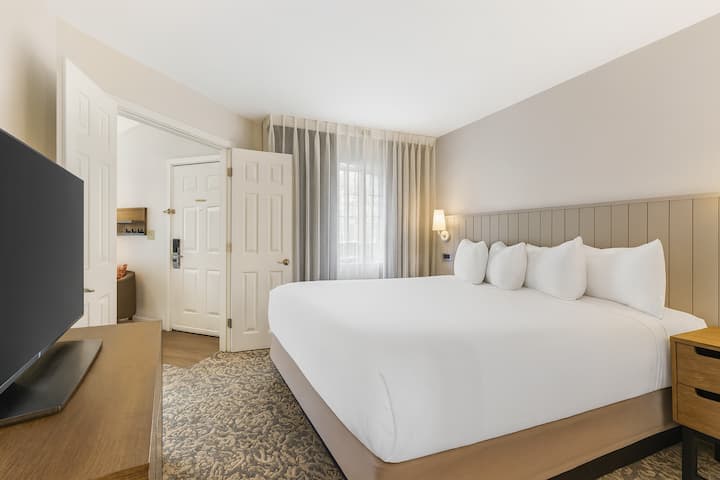 Virginia Gem! 2 Comfortable Units, Kitchen - Reston, VA