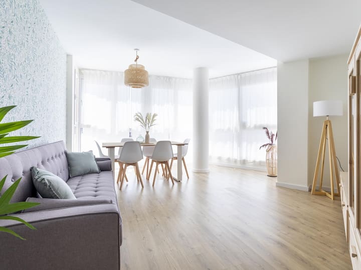 La Marina Area. 3 Bedroom Apart. - Valencia