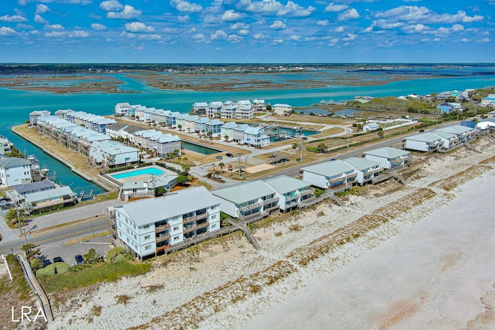 Queen's Grant B-105 Rustic Charm, Oceanfront Views - Topsail Beach, NC