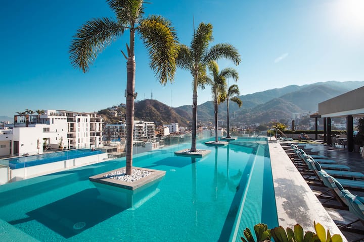 Rooftop Pool, Beach Walk, Gym, Balcony Views - Mexico