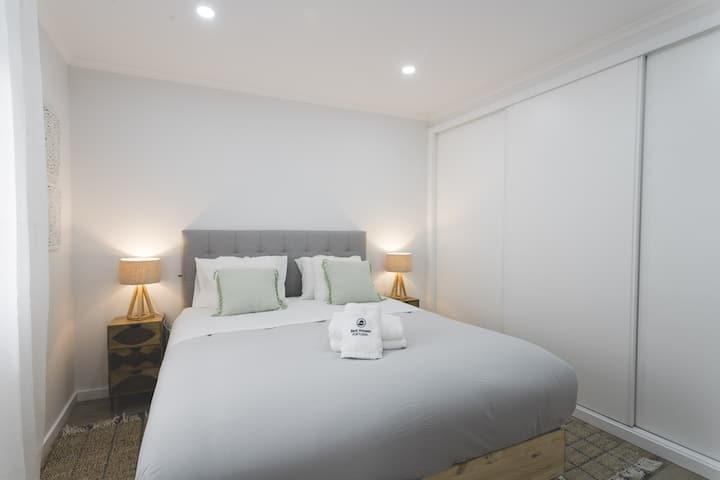 Best Houses 100 - Point Break 12 - Peniche